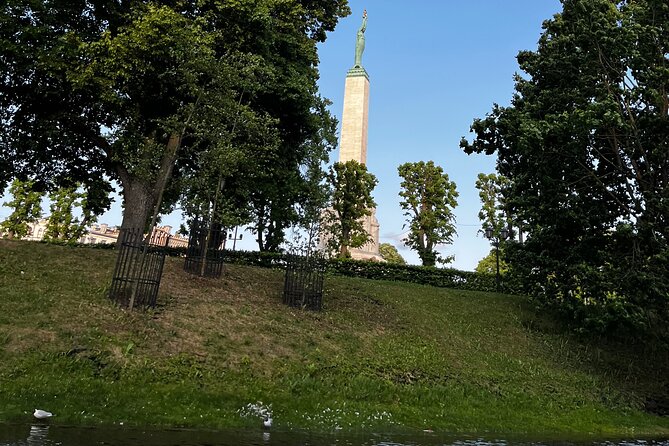 Riga Canal and Daugava Boat Tour with Welcome Drink & Audio Guide - Who Should Consider This Tour?
