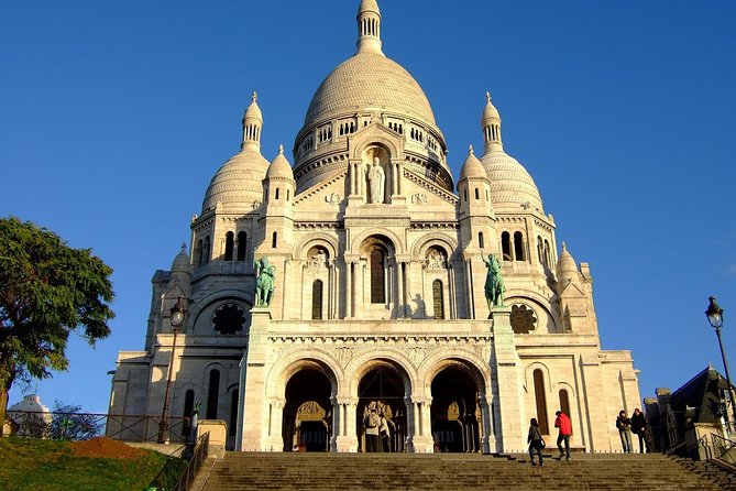 Romantic Montmartre: Paris Lost Lovers Exploration Game and Tour - Special Features and Considerations