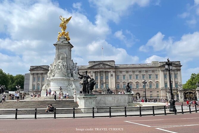 Royal London: Private Half-Day Tour with Horse Guards Parade - St. James’s Park and Palace
