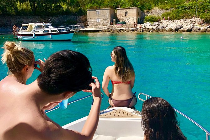 Sail, see, stop, photograph (4 hours) - FAQ