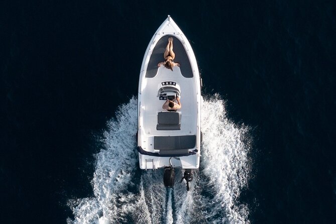 Santorini License-Free Boat Rental: Be a Captain for a Day - Practical Details and Tips