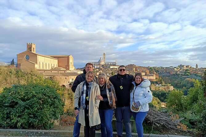 Small group Chianti, Montalcino & Monteriggioni castle from Siena - FAQs