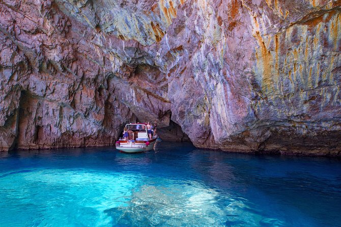 Sorrento: private boat Positano & Amalfi - Raffaelli Shamal 40 - Who Should Book This Tour?