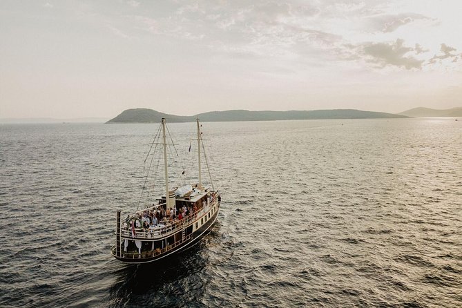 Split Sunset Cruise With Live Music - Who Would Love This Experience?