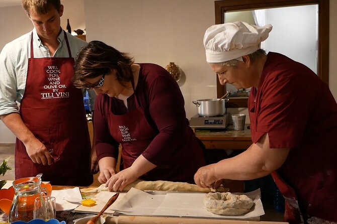 Umbrian Regional and Traditional Cooking Class with Lunch in Assisi - Authenticity and Unique Touches