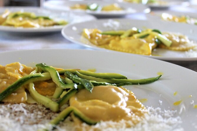 Vegetarian Cooking class in the Roman countryside - Group Size and Practical Details