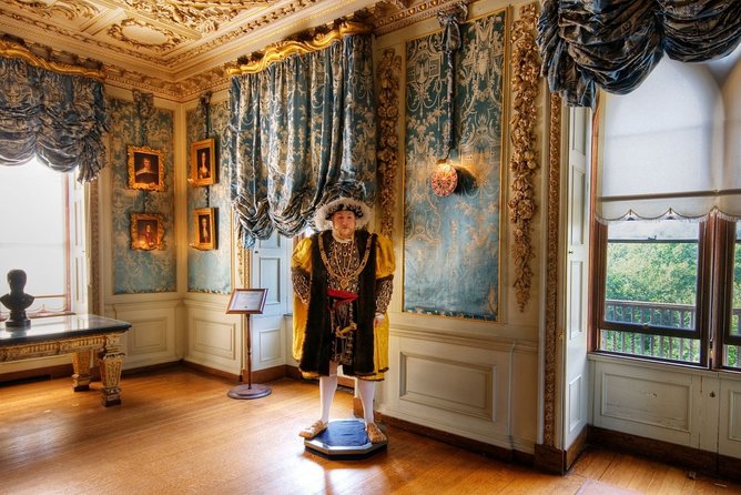 Warwick Castle Including Return Train Tickets from London - FAQs