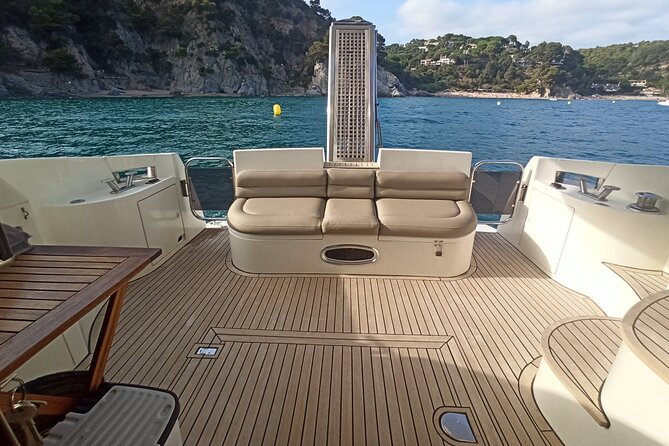 1 Hour Sail + Spanish Lunch or Dinner for 2 People in a Luxury Motor Boat - Who Should Consider This Experience?
