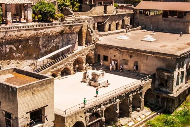 2.00 pm - Pompeii and photos Panoramca di Napoli (Afternoon) - The Sum Up: Who Will Find This Tour Most Valuable?