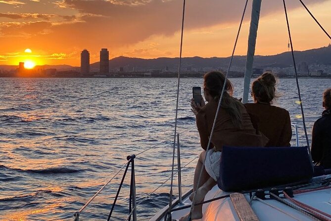 2 Hours Private sailing trip from Barcelona with open bar - The Bottom Line