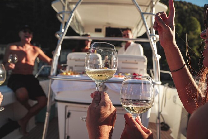 3H Hour Private Cruise on Lake Como by Motorboat 6 PAX - FAQs