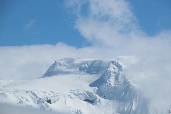 Airplane flight over glacier lagoons and Iceland's highest peak - The Sum Up