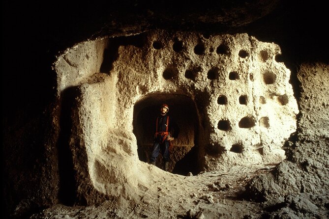 Aperitif in front of the Duomo and Orvieto Underground Caves tour - FAQs
