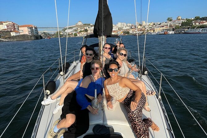 Charming tour of the Douro on an exclusive sailboat for up to 8 people - Who is this tour perfect for?