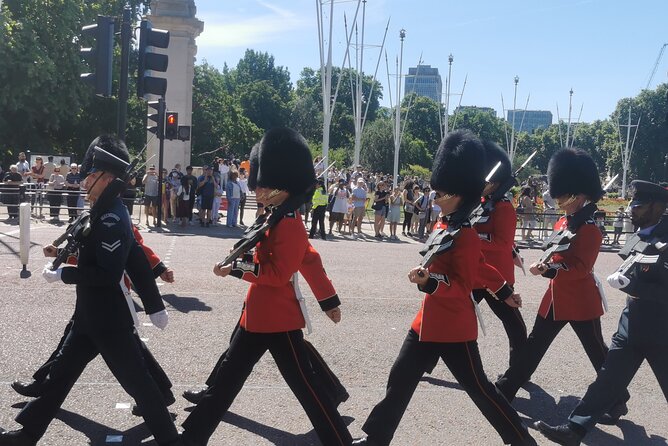 Exciting Driving Tour Around London - FAQ