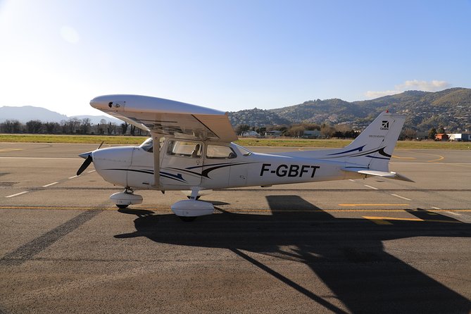 Fly above Lyon in a private plane - FAQs