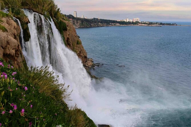 Full Day City Tour/2 Waterfalls, Boat Trip, Old Town - FAQ