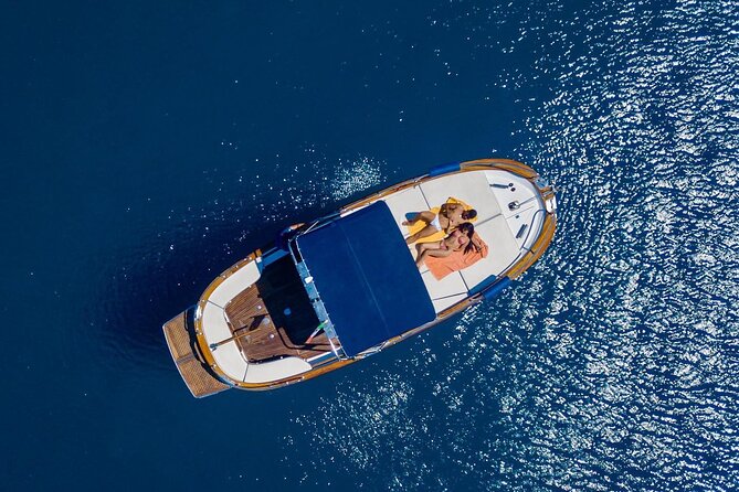 Ischia island private excursion on Gozzo Aprea Milano 8,3m - FAQ