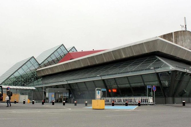 Keflavik To Reykjavik Private Luxury Airport Transfer - FAQs