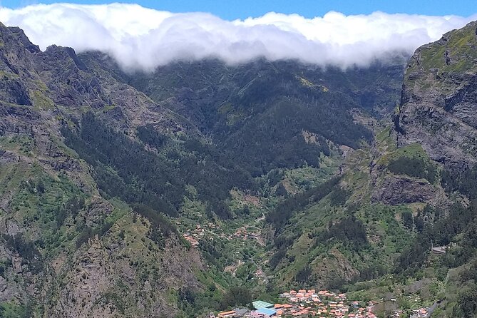 Madeira Pack 1 - Santana + Porto Moniz+ Curral das Freiras - FAQs