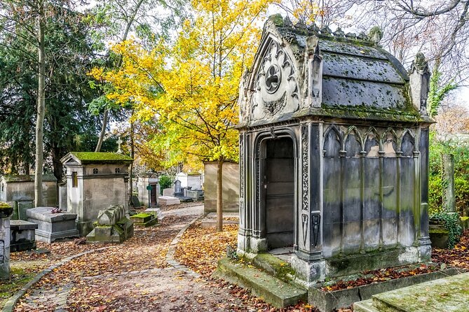 Père Lachaise Cemetery Art: Watercolor Postcard Workshop in Paris - FAQ