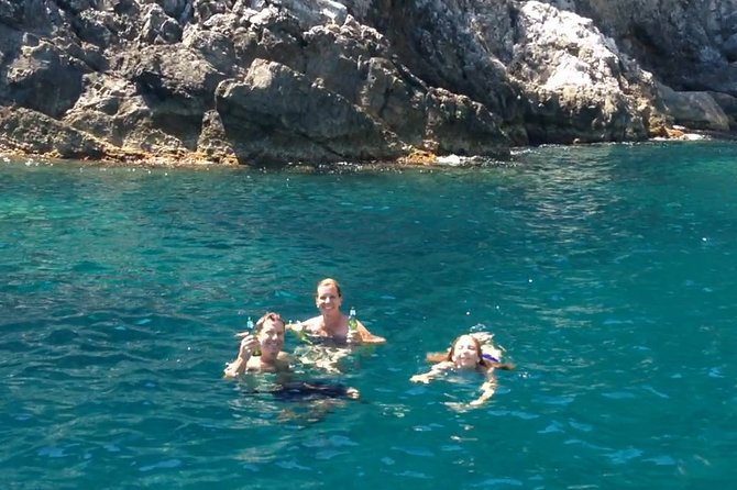 Private boat tour of Capri (relaxation tour three hours) - FAQ