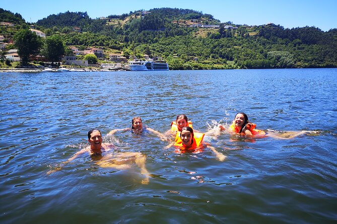 Private boat trip with lunch in a typical restaurant - Guest Experiences and Authentic Feedback