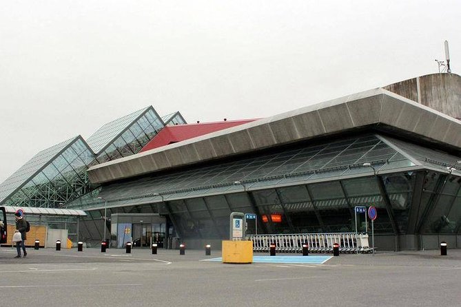 Reykjavik area to Keflavik Private Luxury Airport Transfer - Who is This Transfer Best For?