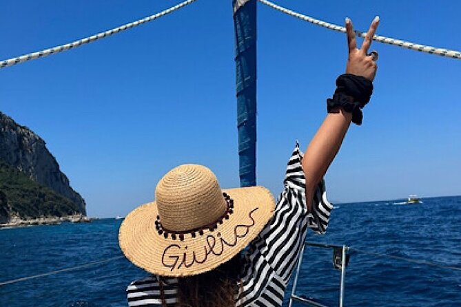 Sailing tour and lunch on board Sorrento and Capri - FAQ