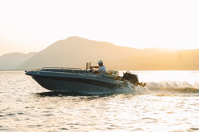 Santorini Rent a Boat - License free - FAQ
