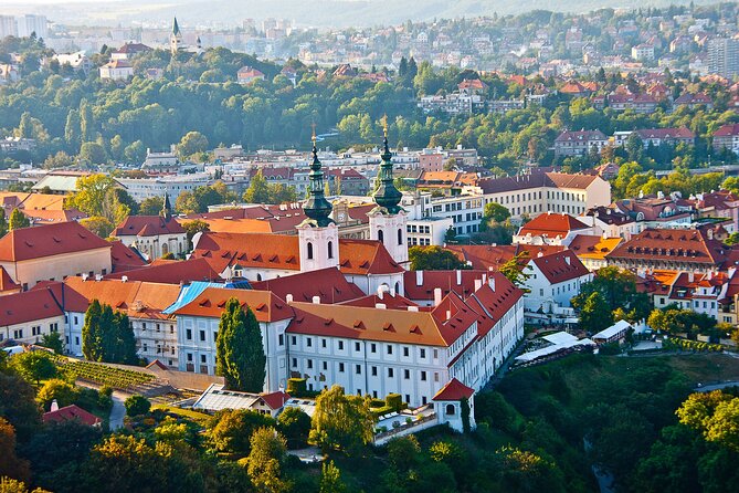 Semi Private Experience of Old Town, Charles Bridge and Prague Castle with local - The Sum Up