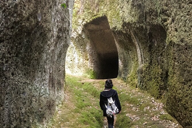 Sorano and its wonders, The Vie Cave and wine cellars - FAQs