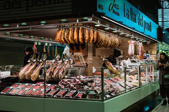 Spanish Oysters, Cava and Ibérico Ham at Barcelonas La Boqueria Market - Who Would Love This Experience?