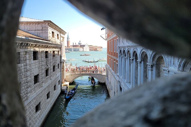 St Marks, Doges Palace, with Murano and Burano & Gondola Ride - FAQ
