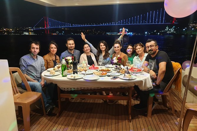 Sunset Cruise on Luxury Yacht in Istanbul Bosphorus - FAQ