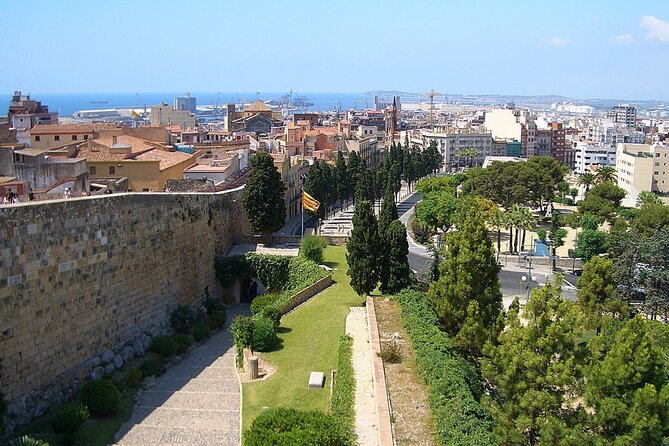 Tarragona Scavenger Hunt and Highlights Self-Guided Tour - Who Should Consider This Tour?