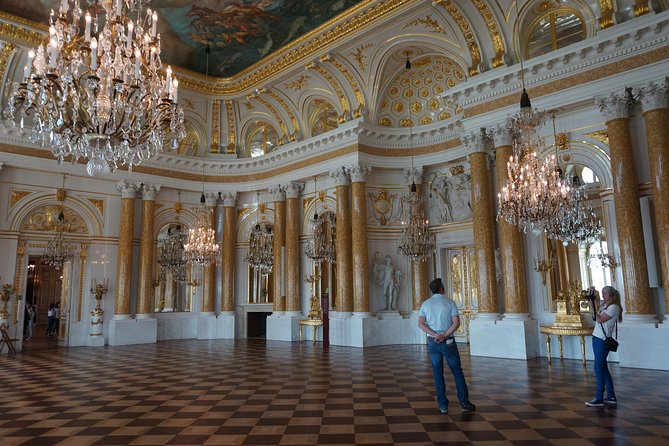 Warsaw Old Town with Royal Castle + Lazienki Park: PRIVATE TOUR /inc. Pick-up/ - FAQs