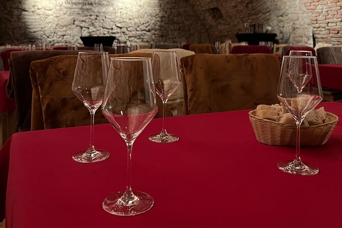 Wine Tasting IN THE DARK! - Practical Tips for Visitors
