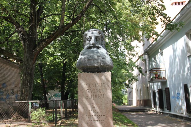 Regular walking tour of Jewish Vilnius - FAQ