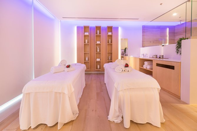 Romantic couple massage + SPA entry and private jacuzzi with cava - Frequently Asked Questions