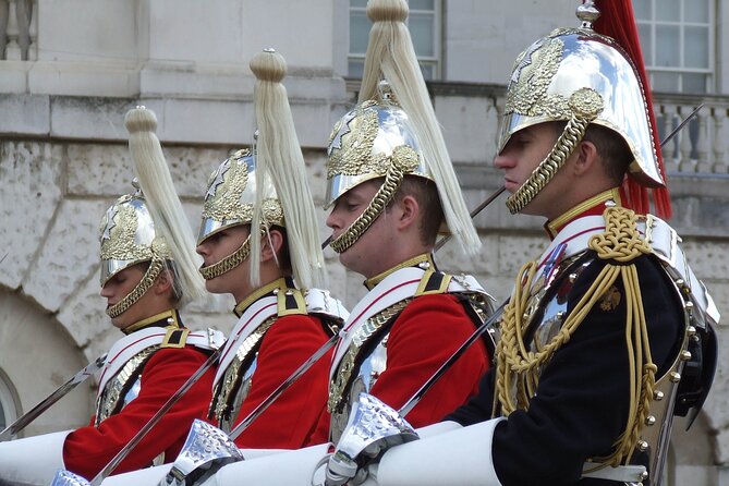Royal London Tour with Afternoon Tea at The Rubens at the Palace - FAQ
