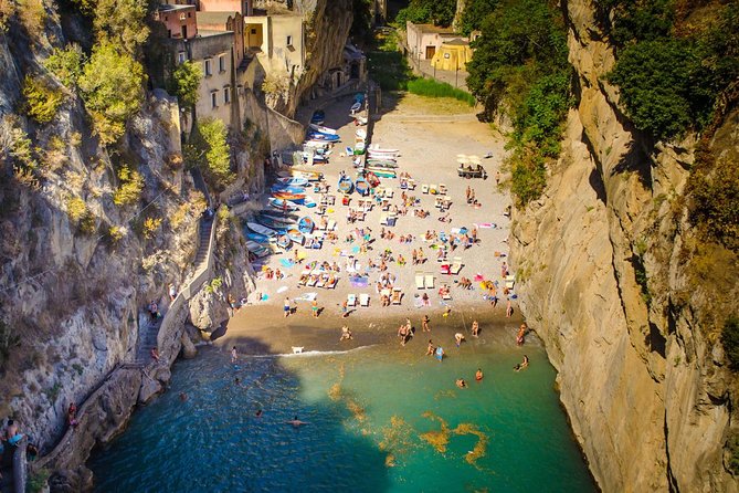 Transfer Amalfi Coast with stop and wait 2 hours Pompeii or Herculaneum or Vesuvius - FAQ