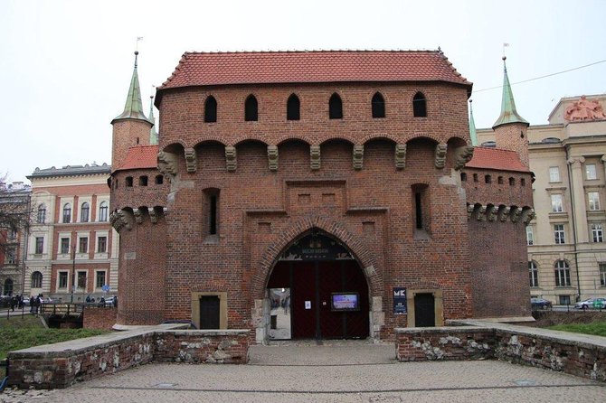 Krakow Airport Transfers : Krakow Airport KRK to Krakow City in Luxury Van - Who Is It Best For?