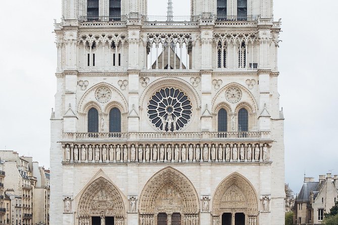 90 Minutes Notre Dame Exterior Semi Private Tour - Key Points