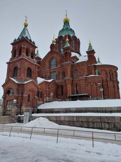 A Finntastic Walking Tour in Helsinki - The Market Square and the Sea Views