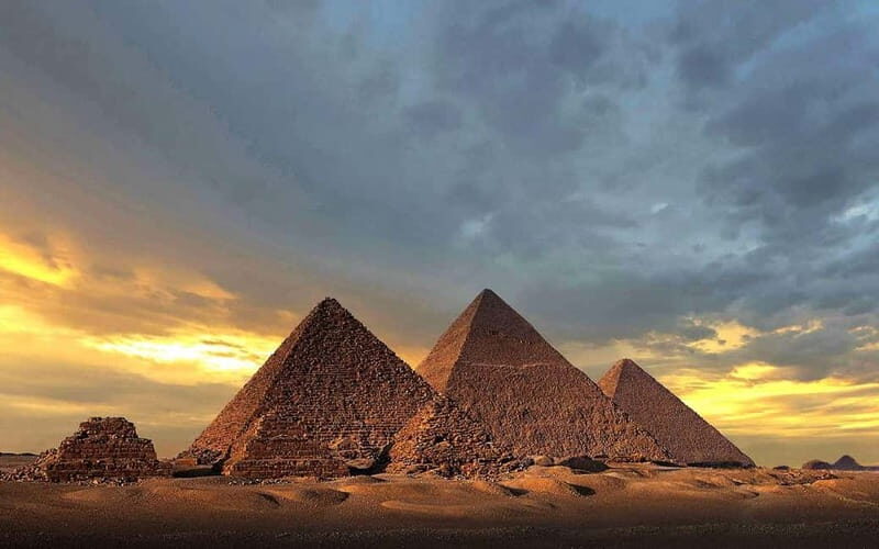 A Half-Day Adventure Inside Pyramid of Menkaure in Giza - Exploring the Giza Pyramids and Beyond