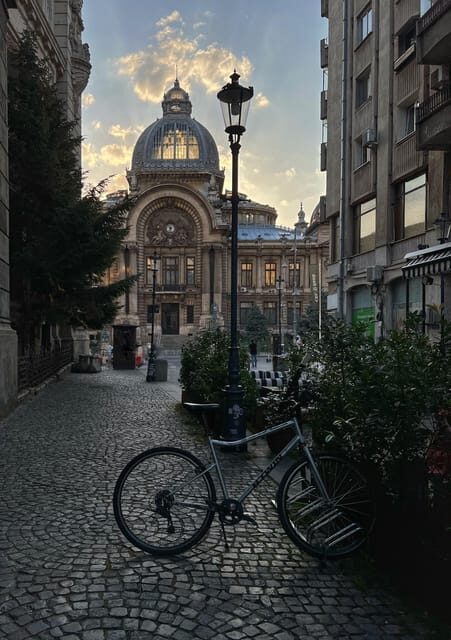 A Tale of Bucharest Old Town Walking Tour - Manuc’s Inn and Sfantul Anton Church