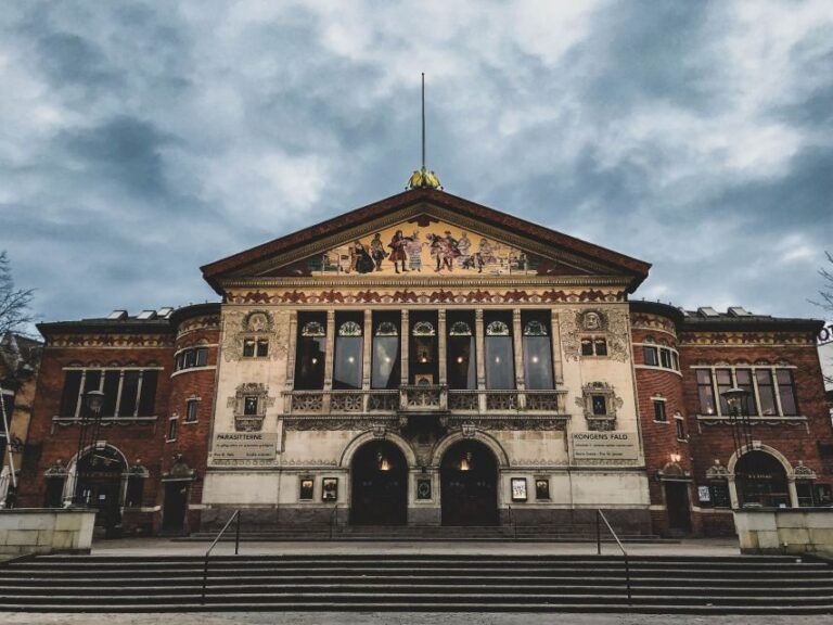 Aarhus: Express Walk with a Local in 60 minutes - The Itinerary: Small Stops with Big Impact