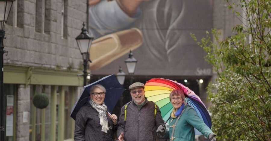 Aberdeen: Daily City Centre Walking Tour (2pm) - How the Experience Feels