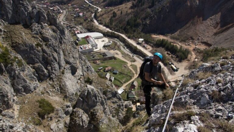 Adventure trip from Iasi: Hiking in the Carpathian Mountains - Exploring the Itinerary: What You Can Expect